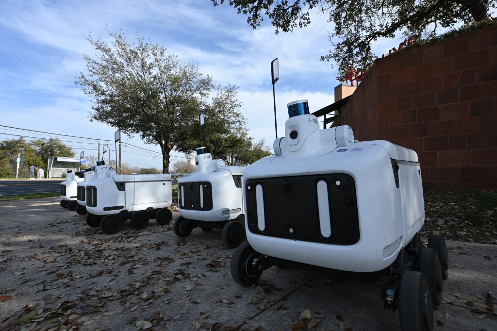 Austin’s Mueller Neighborhood Embraces the Future with Autonomous ...