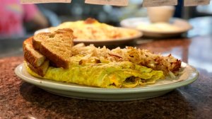 Blue Bonnet Cafe: A Texas Comfort Food Landmark Since 1929 – Texas Reporter