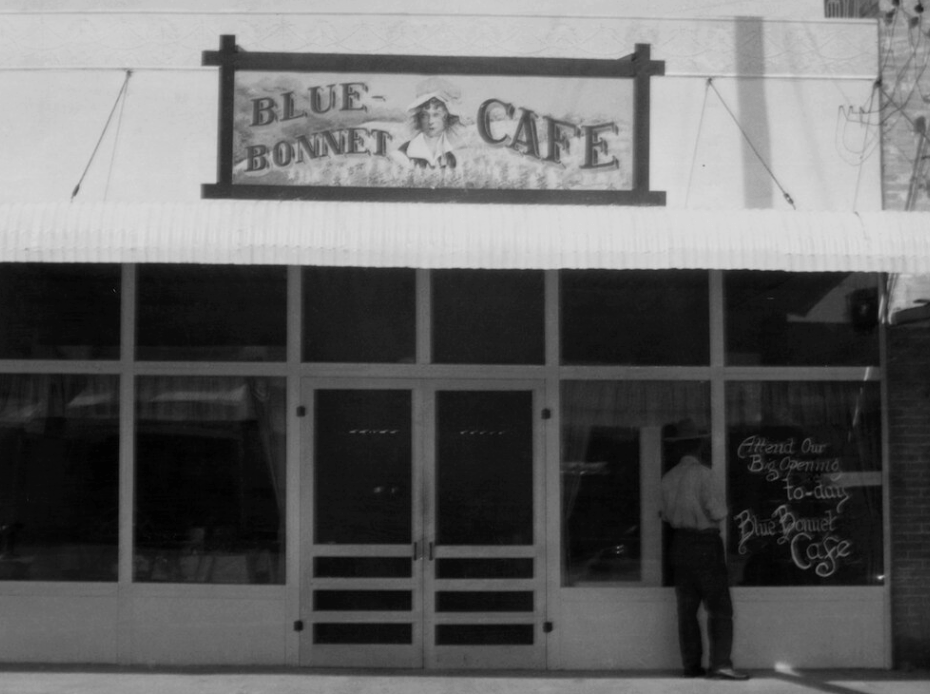 Blue Bonnet Cafe: A Texas Comfort Food Landmark Since 1929 – Texas Reporter